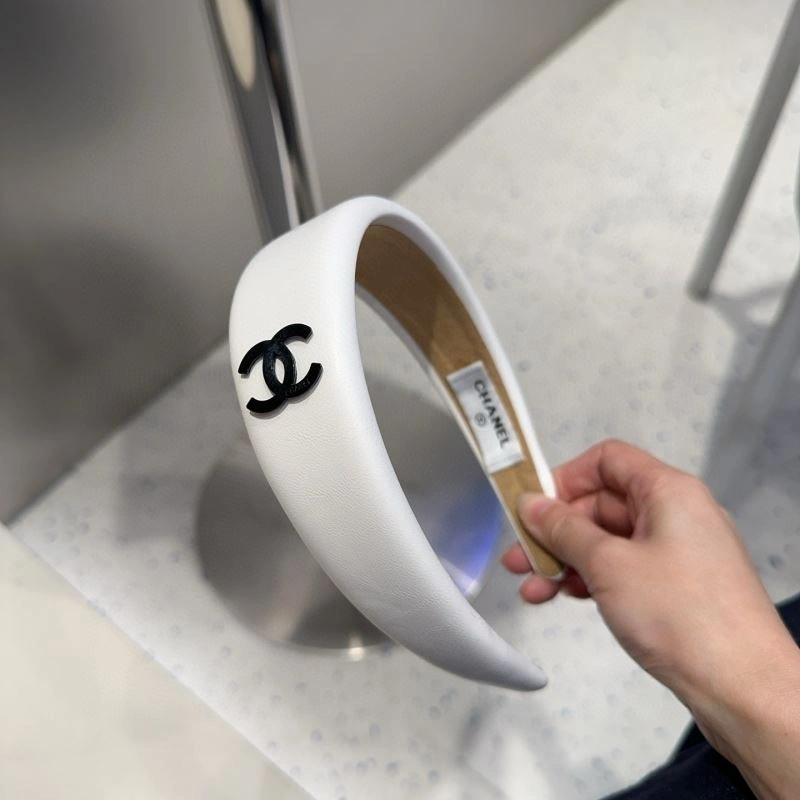 Low-cost Chanel Hair Hoop