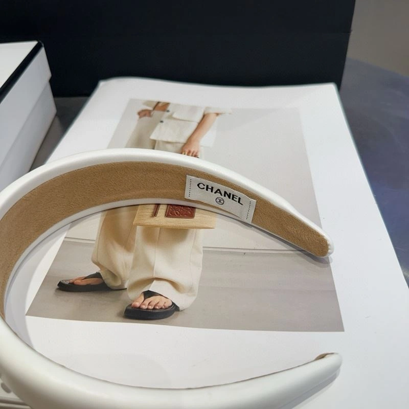 Low-cost Chanel Hair Hoop