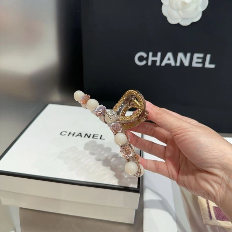 Low-cost Chanel Hair Hoop