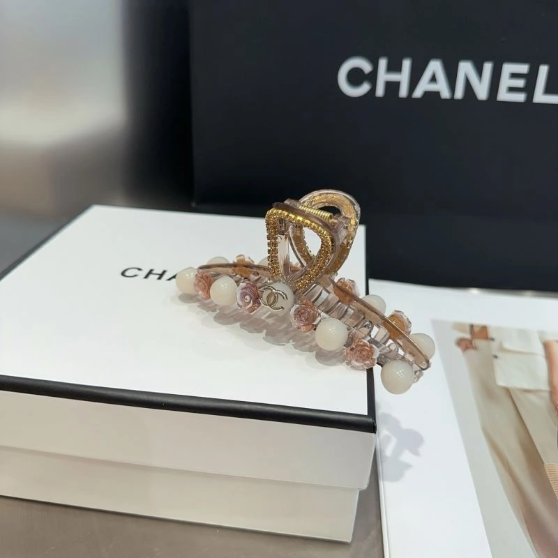 Low-cost Chanel Hair Hoop