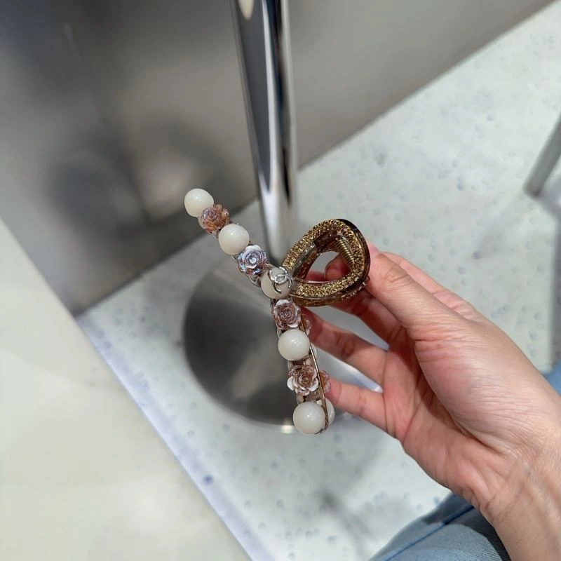 Low-cost Chanel Hair Hoop