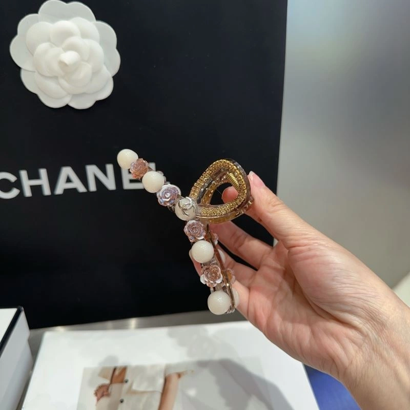 Low-cost Chanel Hair Hoop