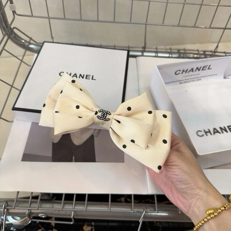 Low-cost Chanel Hair Hoop