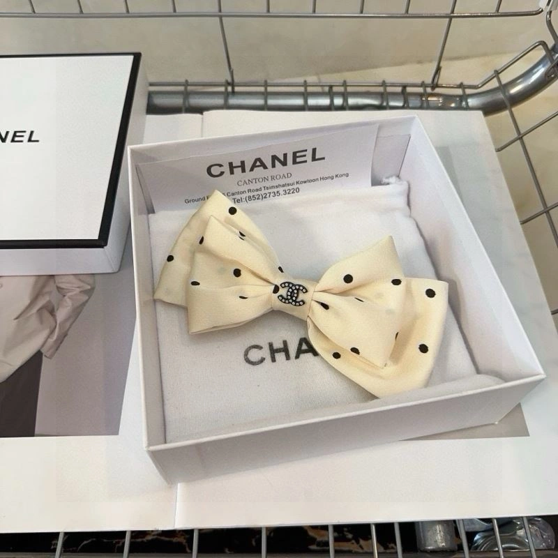 Low-cost Chanel Hair Hoop