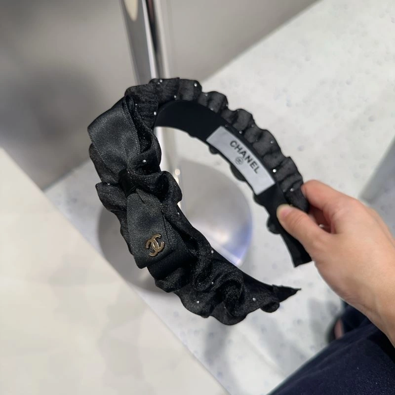 Low-cost Chanel Hair Hoop