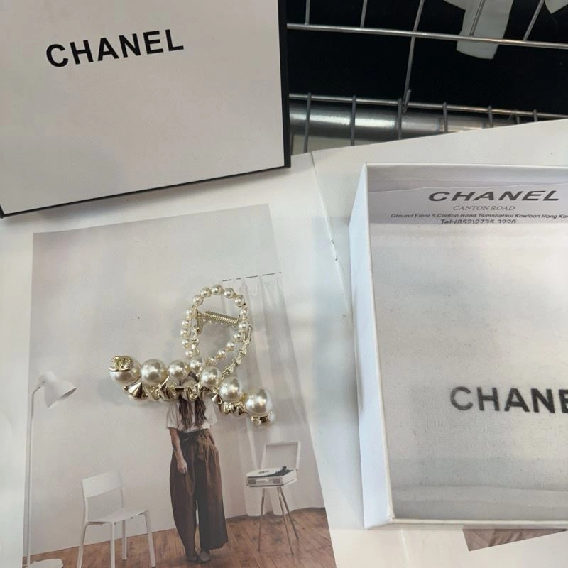 Value-priced Chanel Hair Hoop