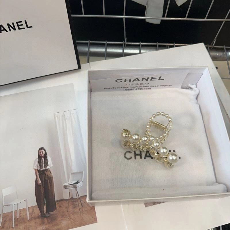 Value-priced Chanel Hair Hoop