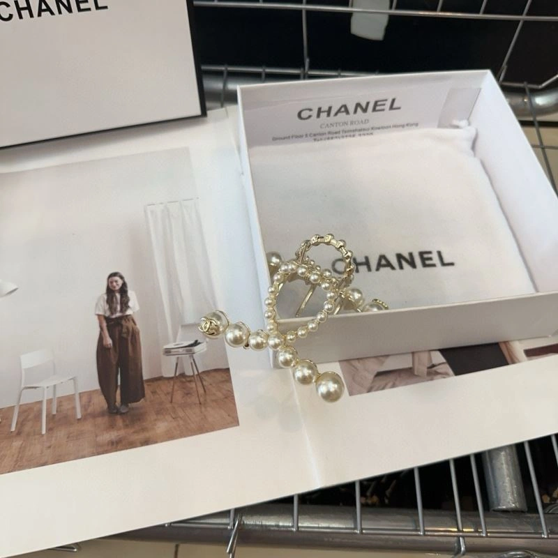 Value-priced Chanel Hair Hoop