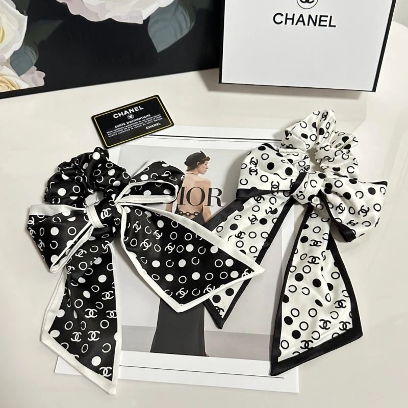 Low-cost Chanel Hair Hoop