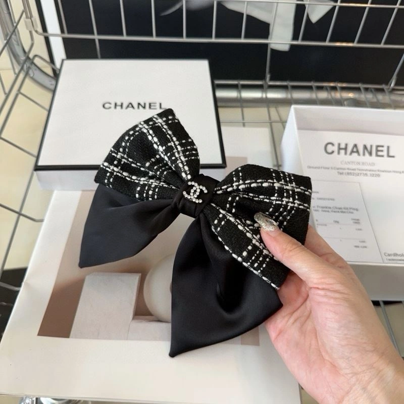 Low-cost Chanel Hair Hoop