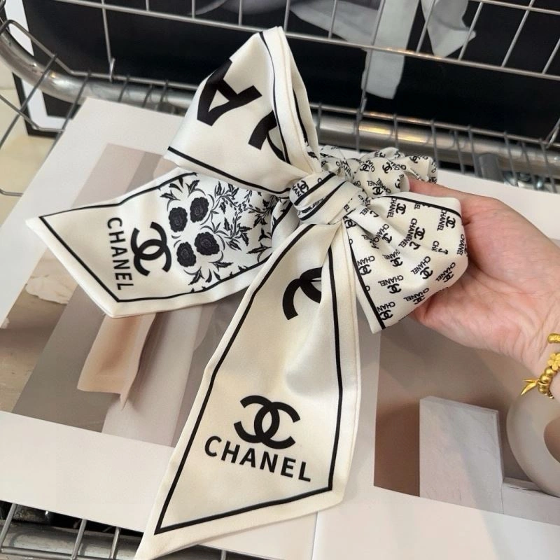 Low-cost Chanel Hair Hoop