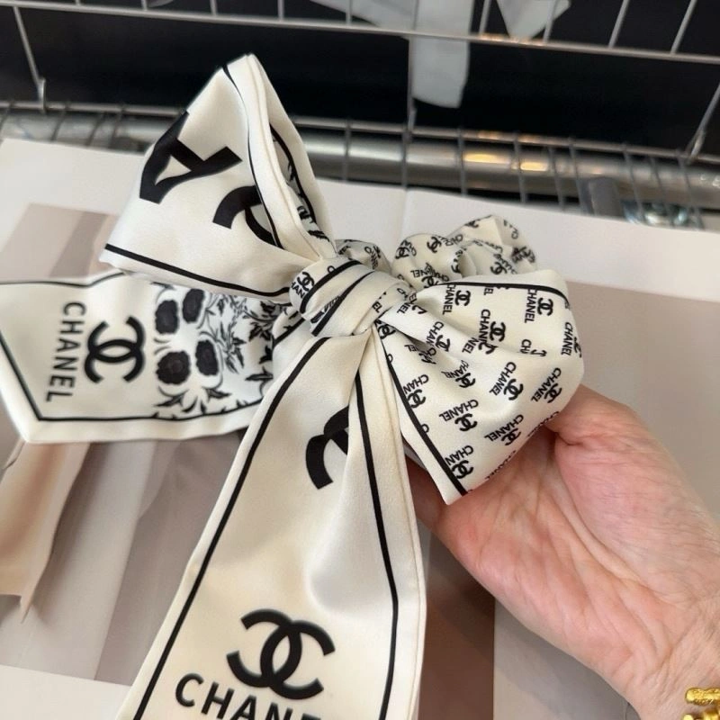 Low-cost Chanel Hair Hoop