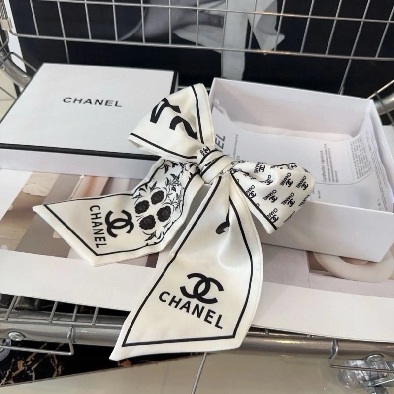 Low-cost Chanel Hair Hoop