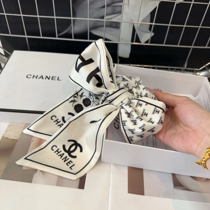 Low-cost Chanel Hair Hoop
