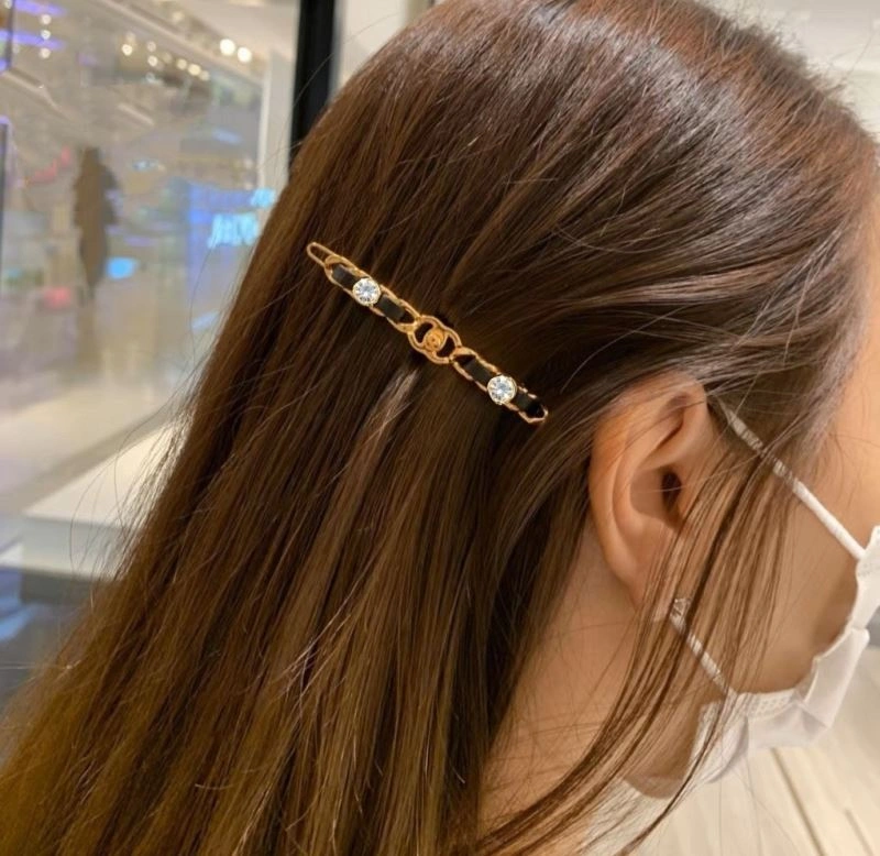 Cut-rate Chanel Hairpins