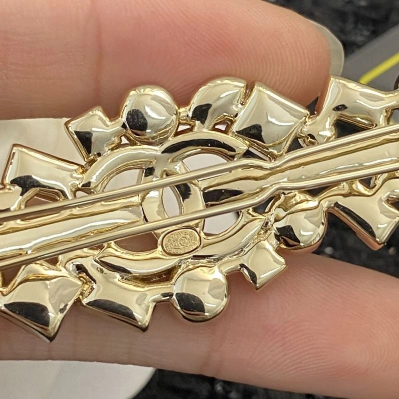 Top mirror Chanel Hairpins