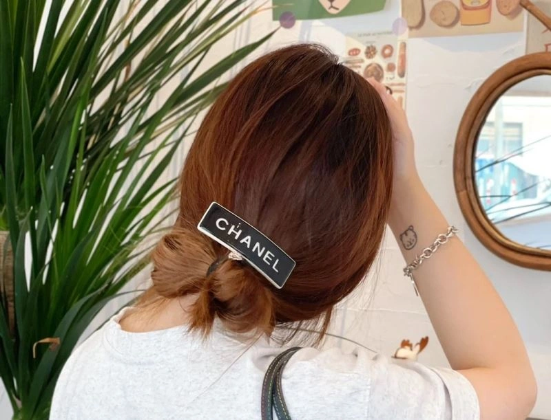 Discounted Chanel Hairpins