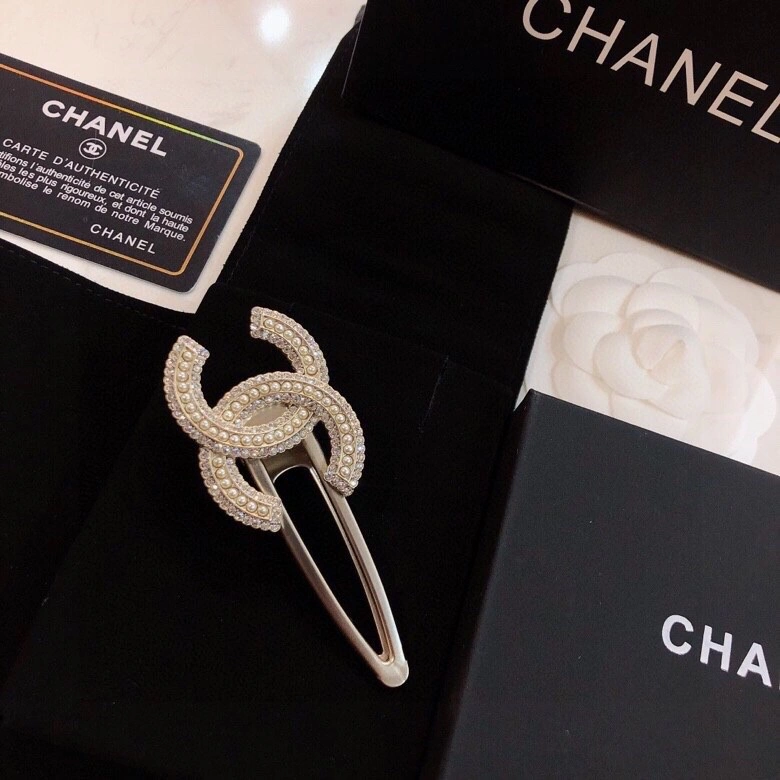 Top match Chanel Hairpins