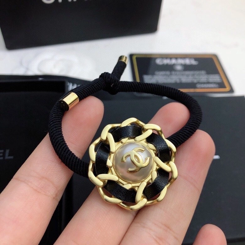 Top mirror Chanel Hairpins