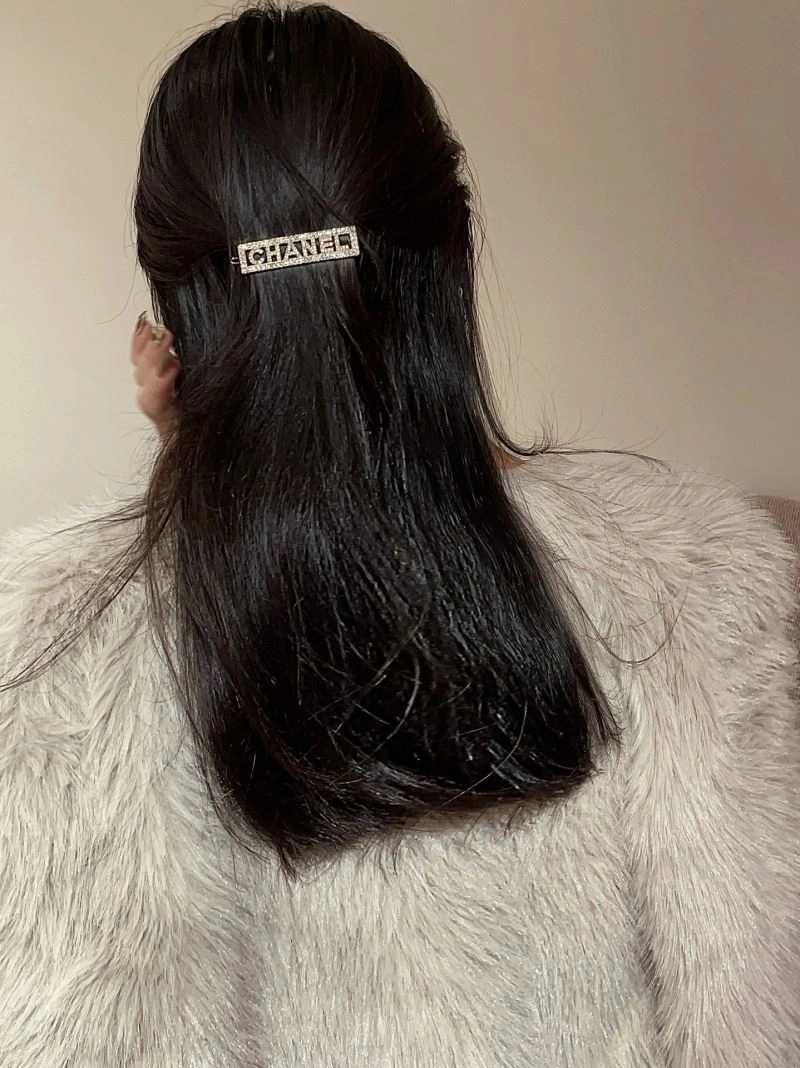 Cut-rate Chanel Hairpins