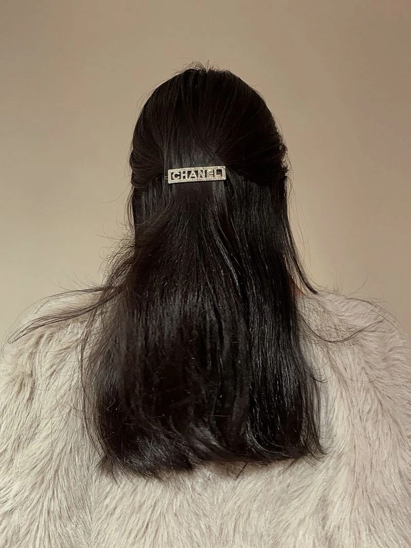 Cut-rate Chanel Hairpins