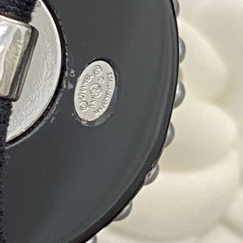 Top mirror Chanel Hairpins