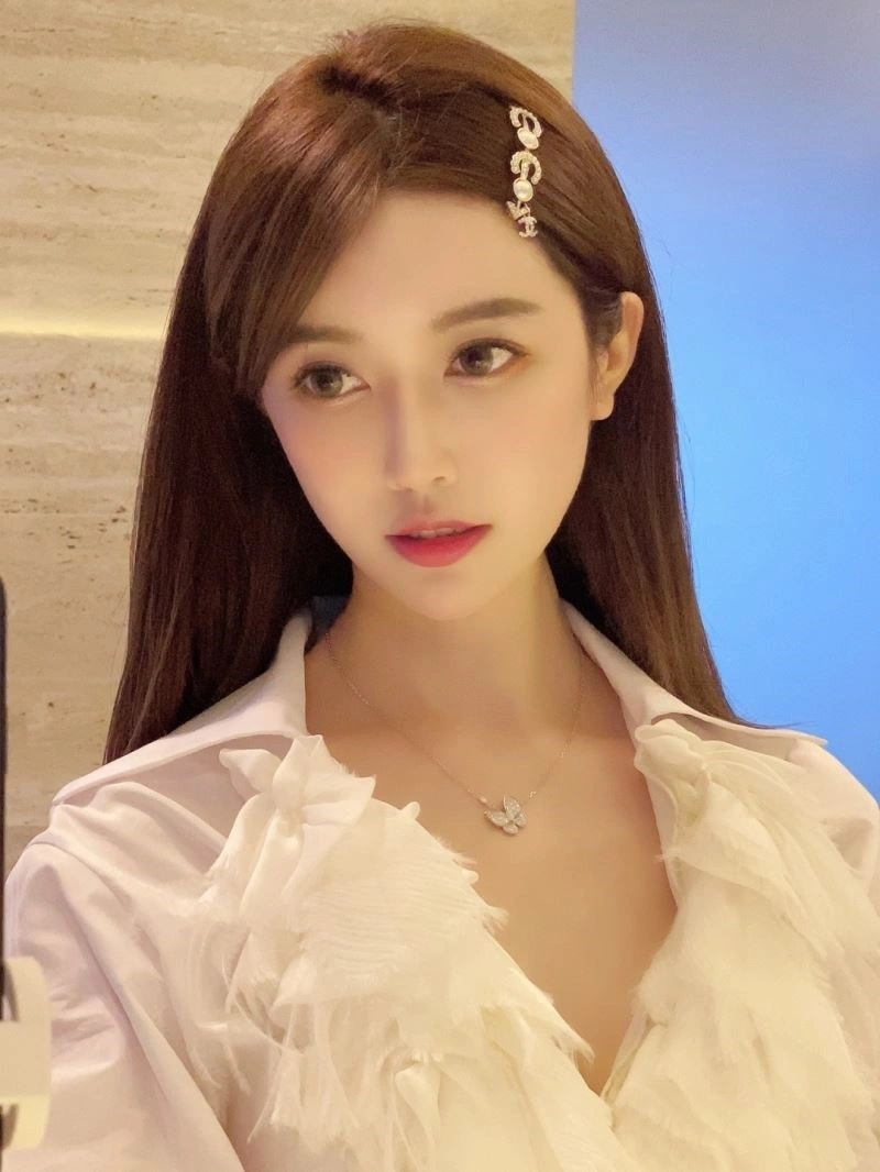 Brand-authenticated Chanel Hairpins
