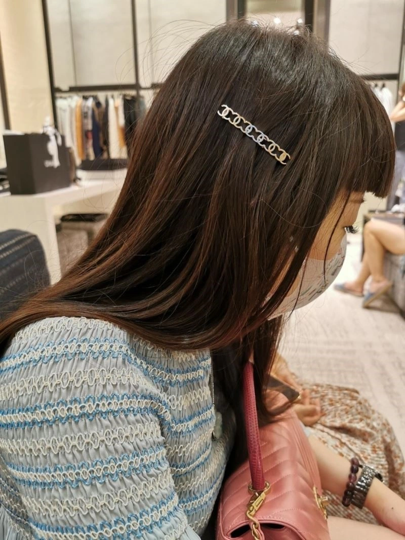Low-cost Chanel Hairpins