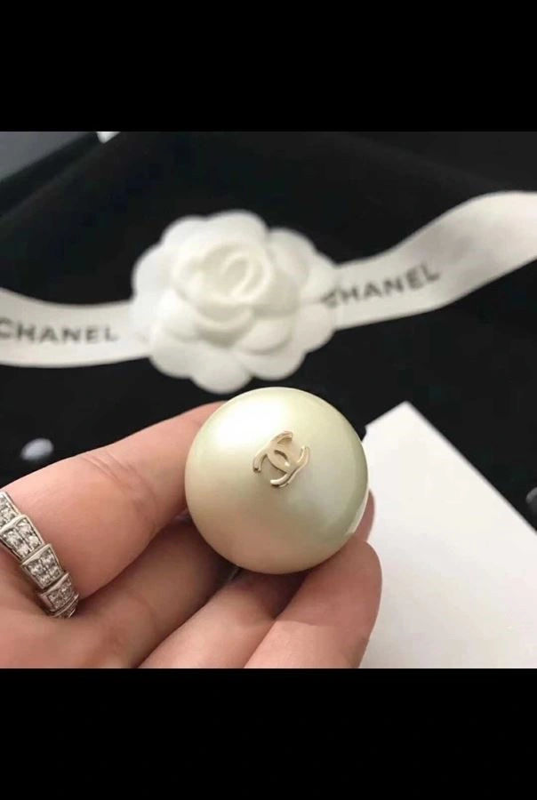 Official Chanel Hairpins