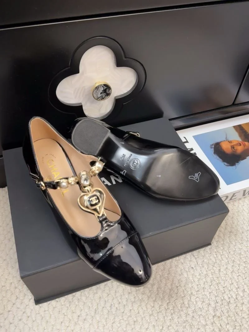 Discounted Chanel Heeled Shoes