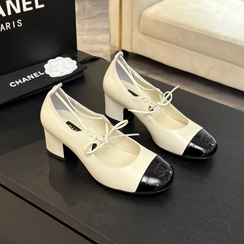 Accurate model Chanel Heeled Shoes