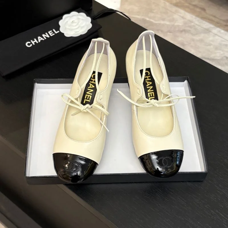 Accurate model Chanel Heeled Shoes