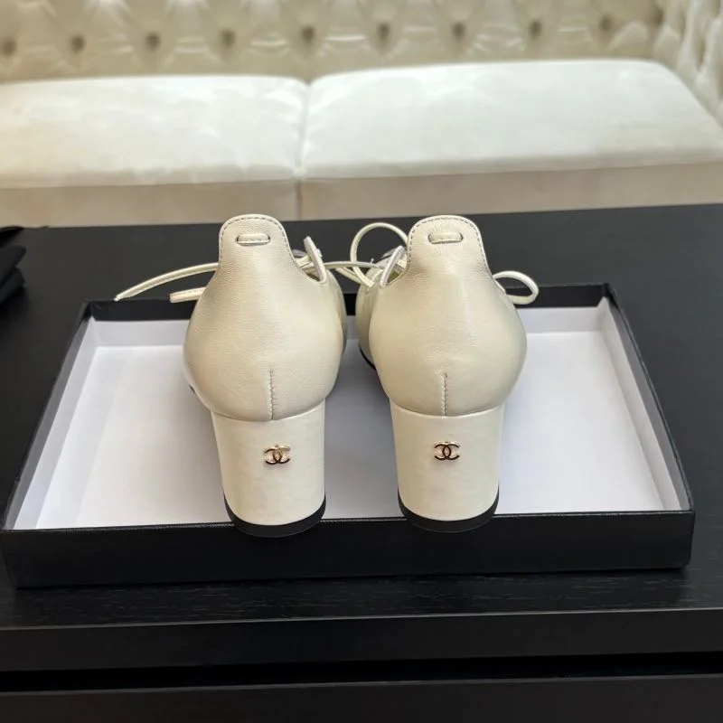 Accurate model Chanel Heeled Shoes