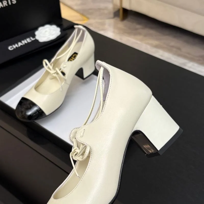 Accurate model Chanel Heeled Shoes