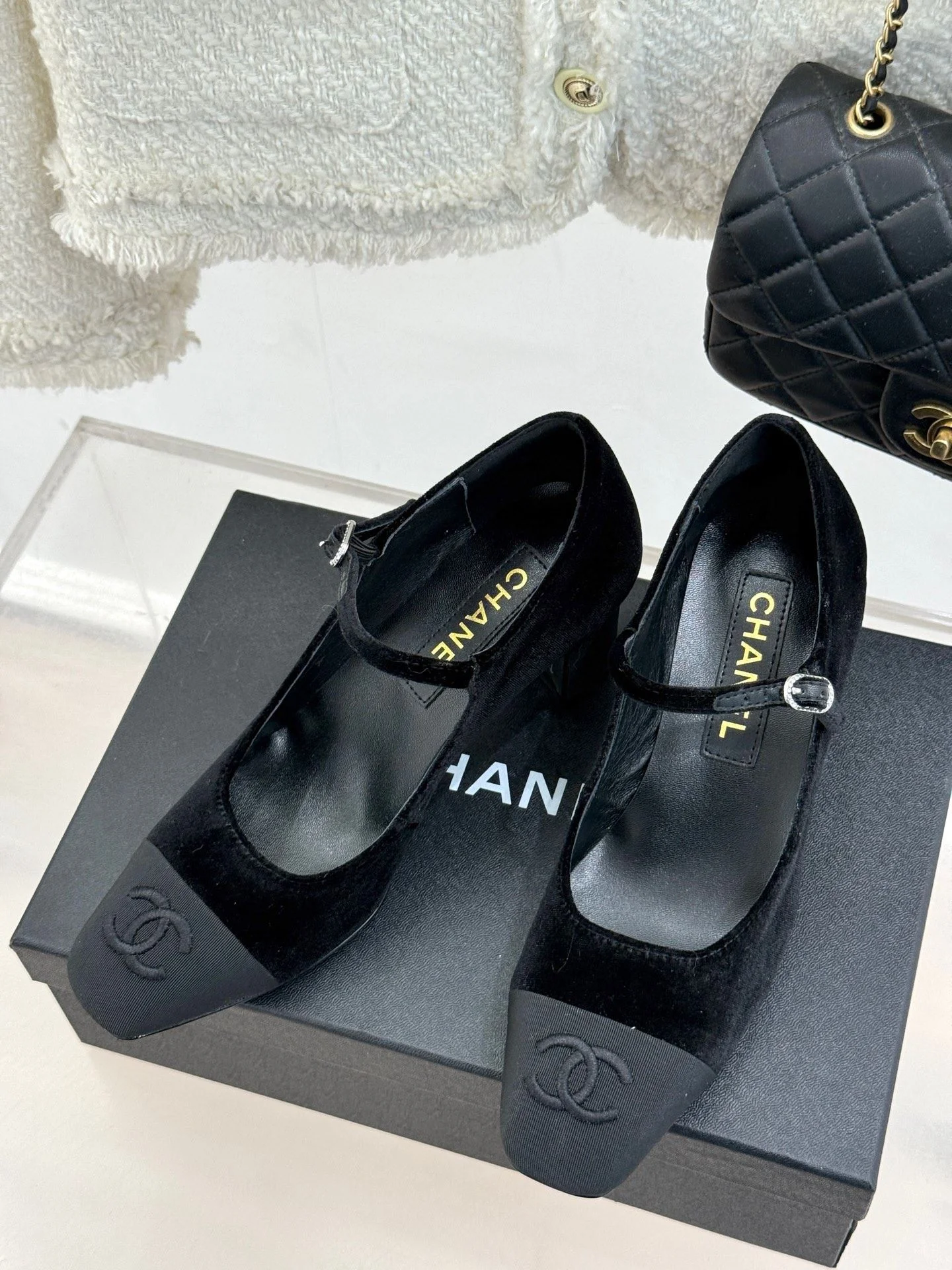 Accurate model Chanel Heeled Shoes