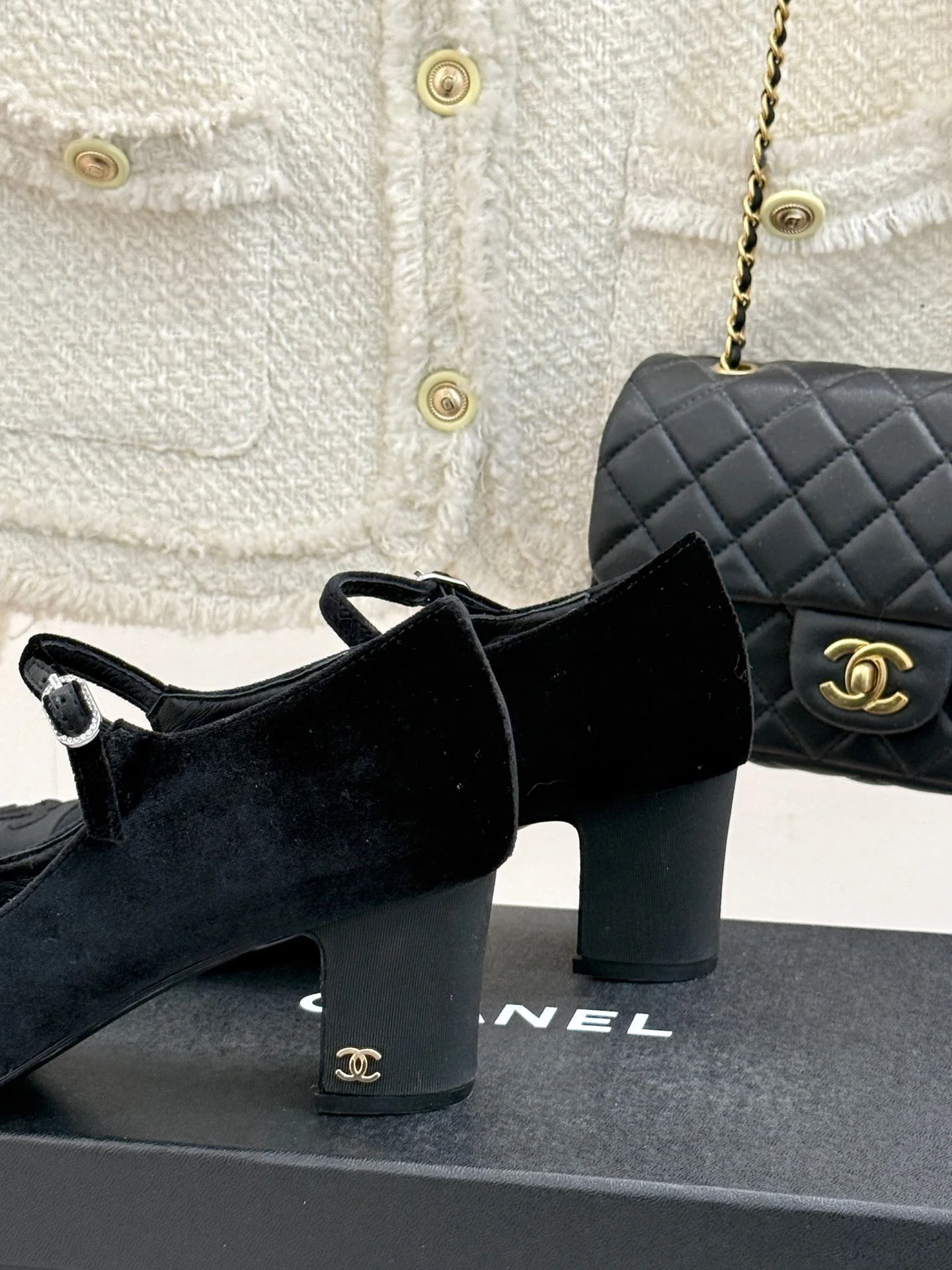 Accurate model Chanel Heeled Shoes
