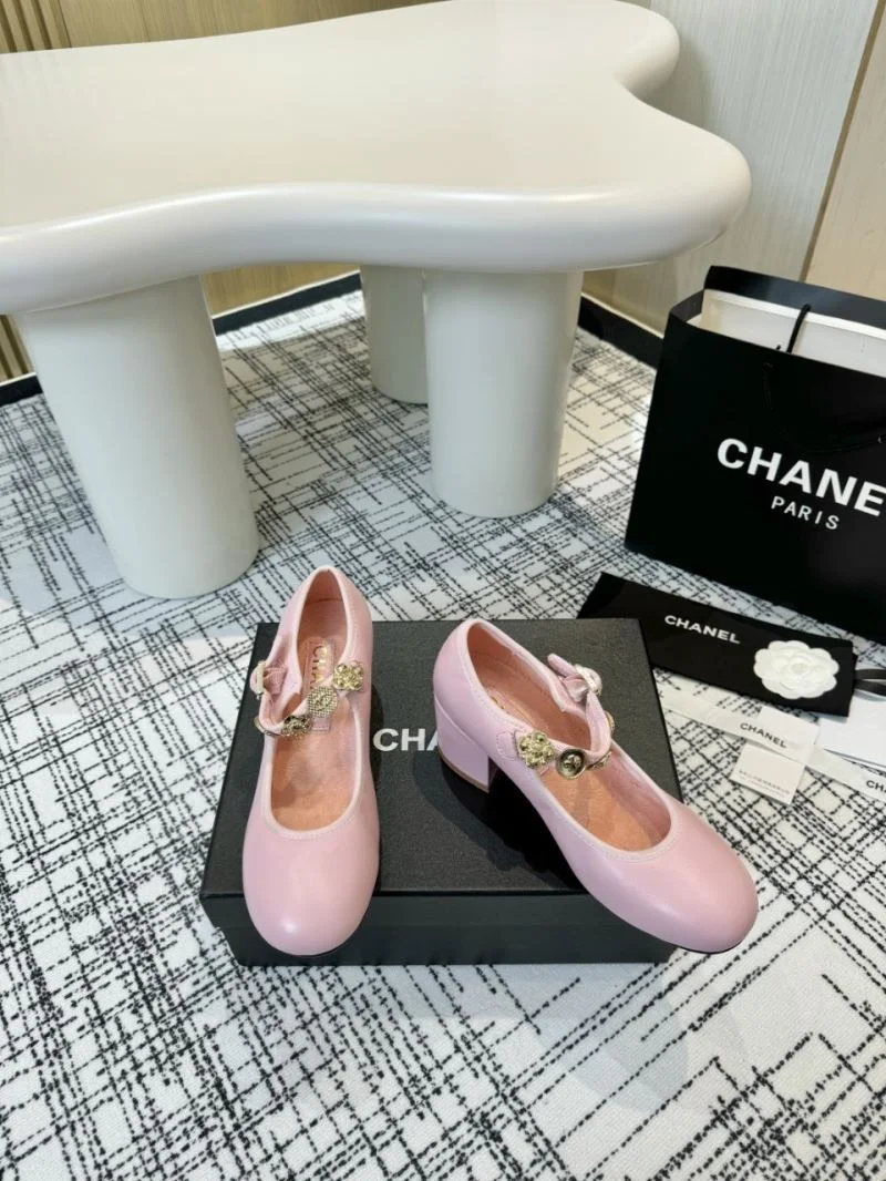 Accurate model Chanel Heeled Shoes