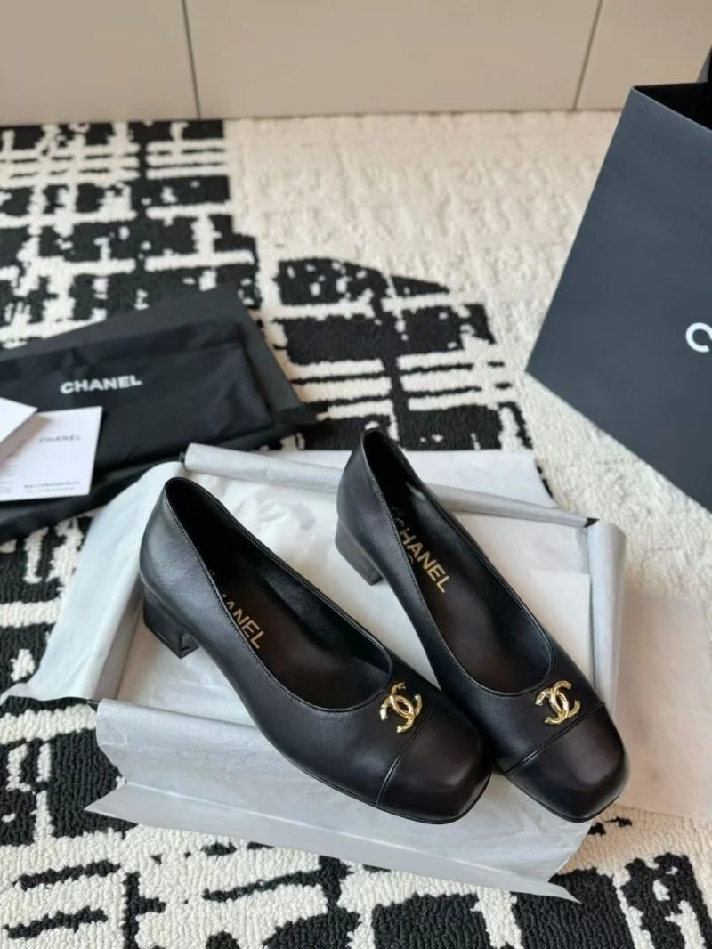 Top mirror Chanel Heeled Shoes