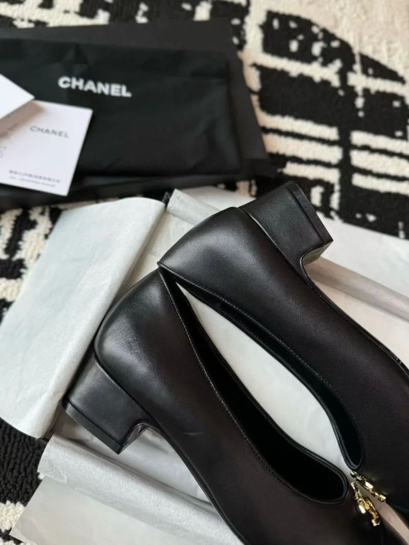 Top mirror Chanel Heeled Shoes