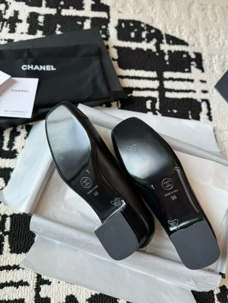 Top mirror Chanel Heeled Shoes