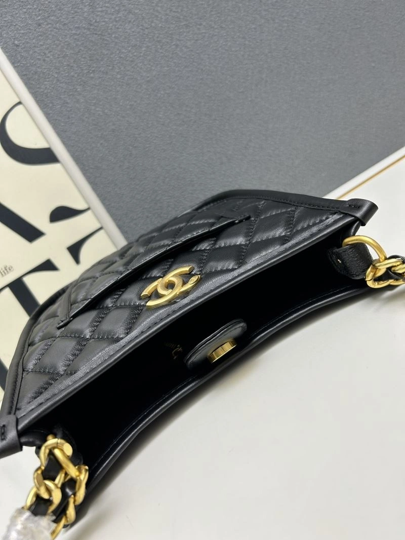 Top match Chanel Hobo Bags