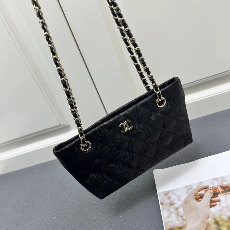 Top match Chanel Hobo Bags