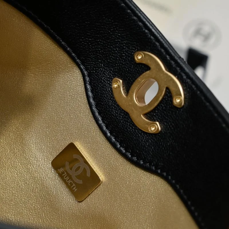Low-cost Chanel Hobo Bags