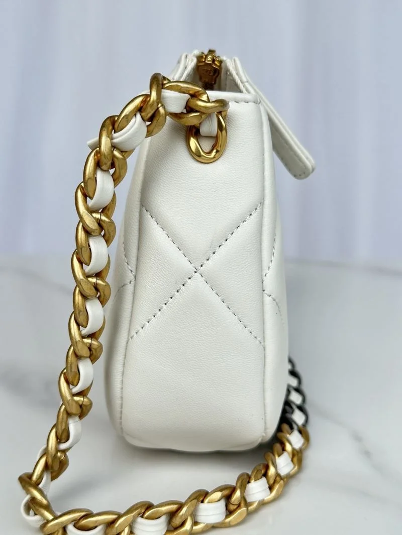 Top mirror Chanel Hobo Bags