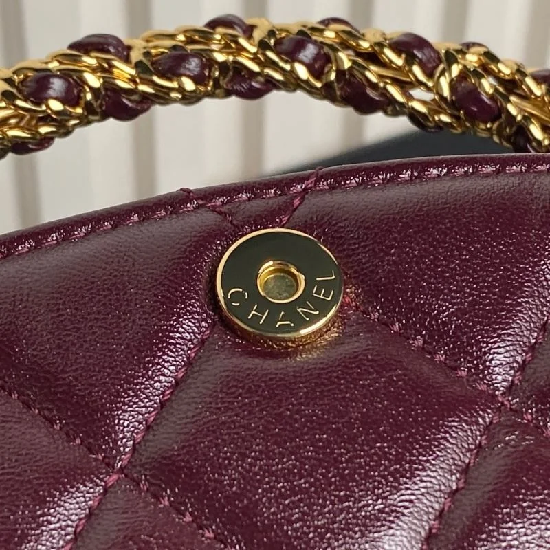 Top match Chanel Hobo Bags
