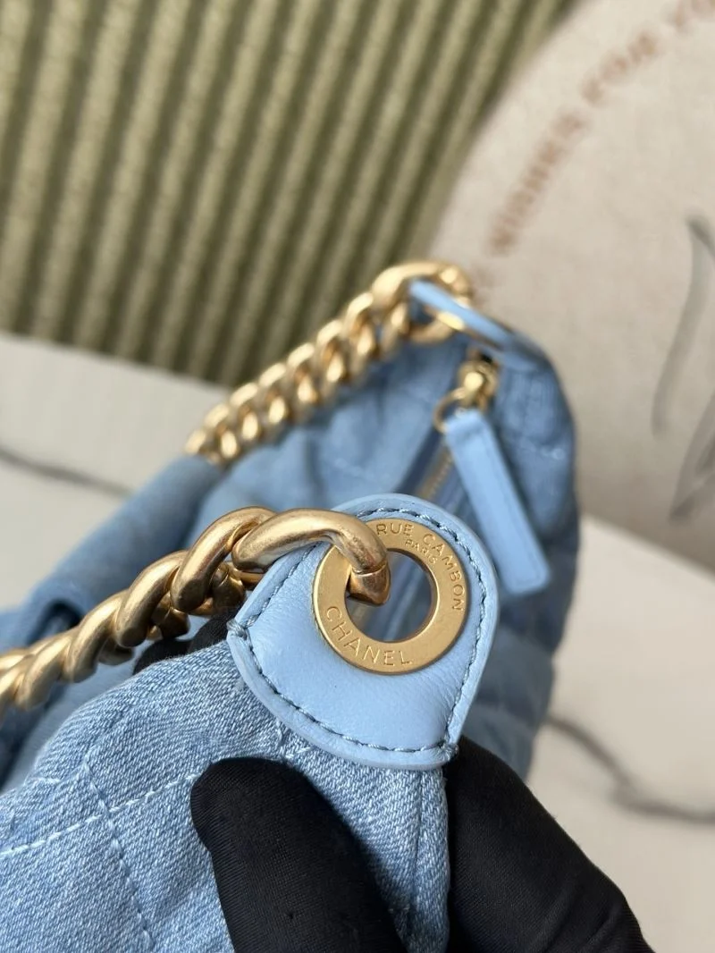 Top mirror Chanel Hobo Bags