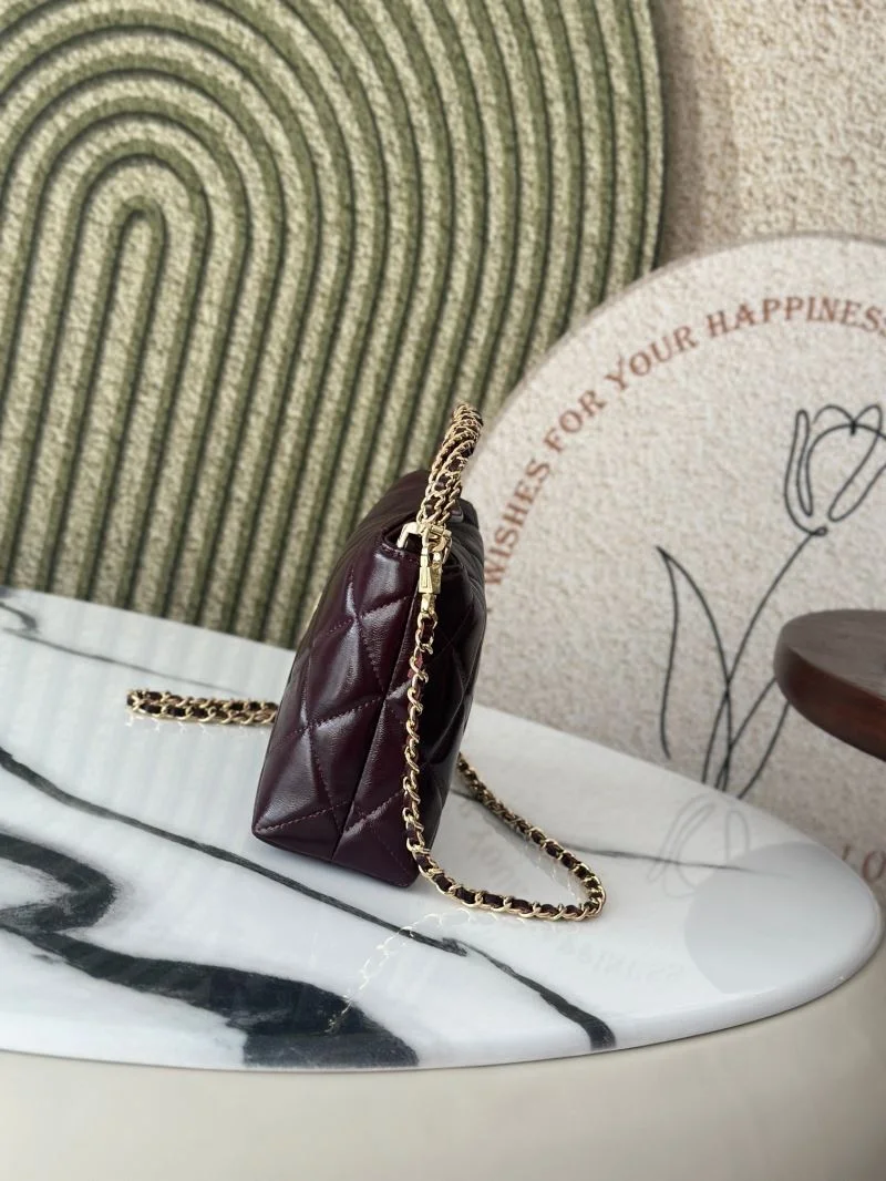 Top mirror Chanel Hobo Bags