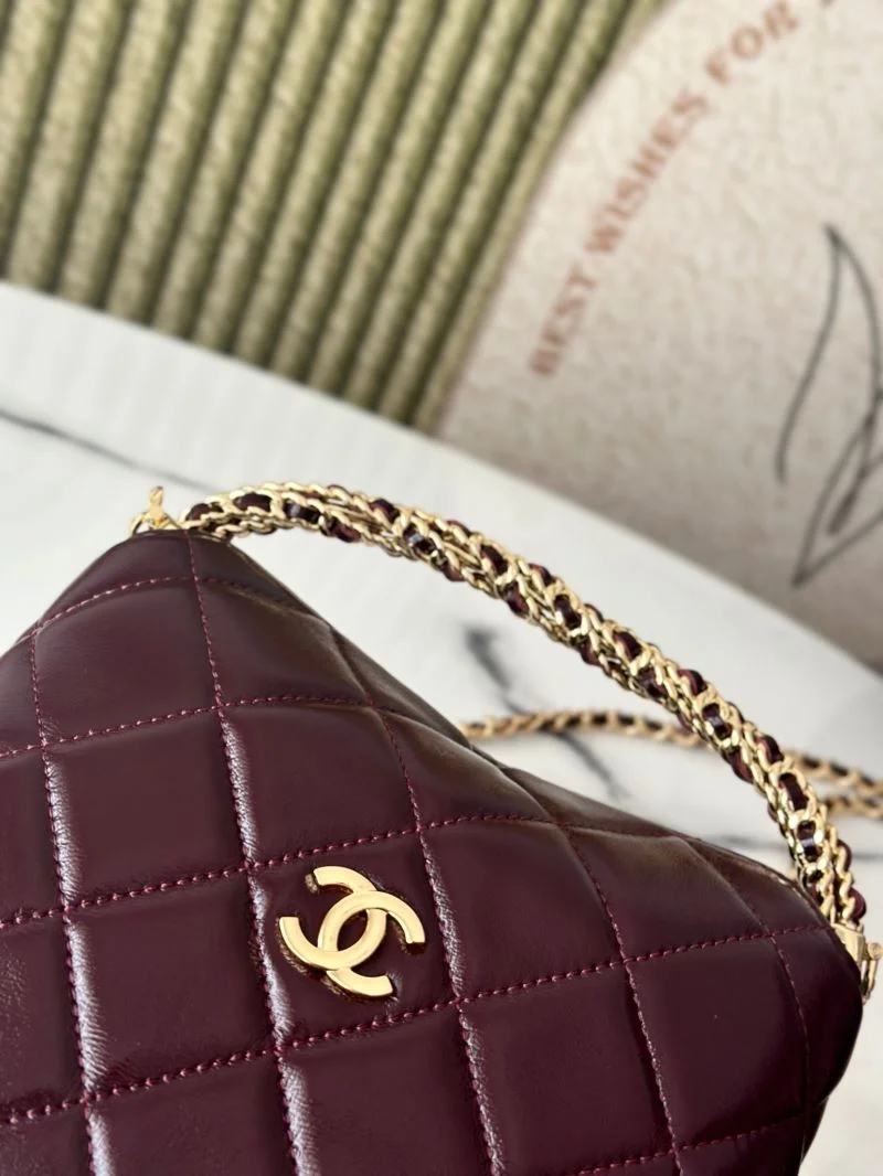 Top mirror Chanel Hobo Bags