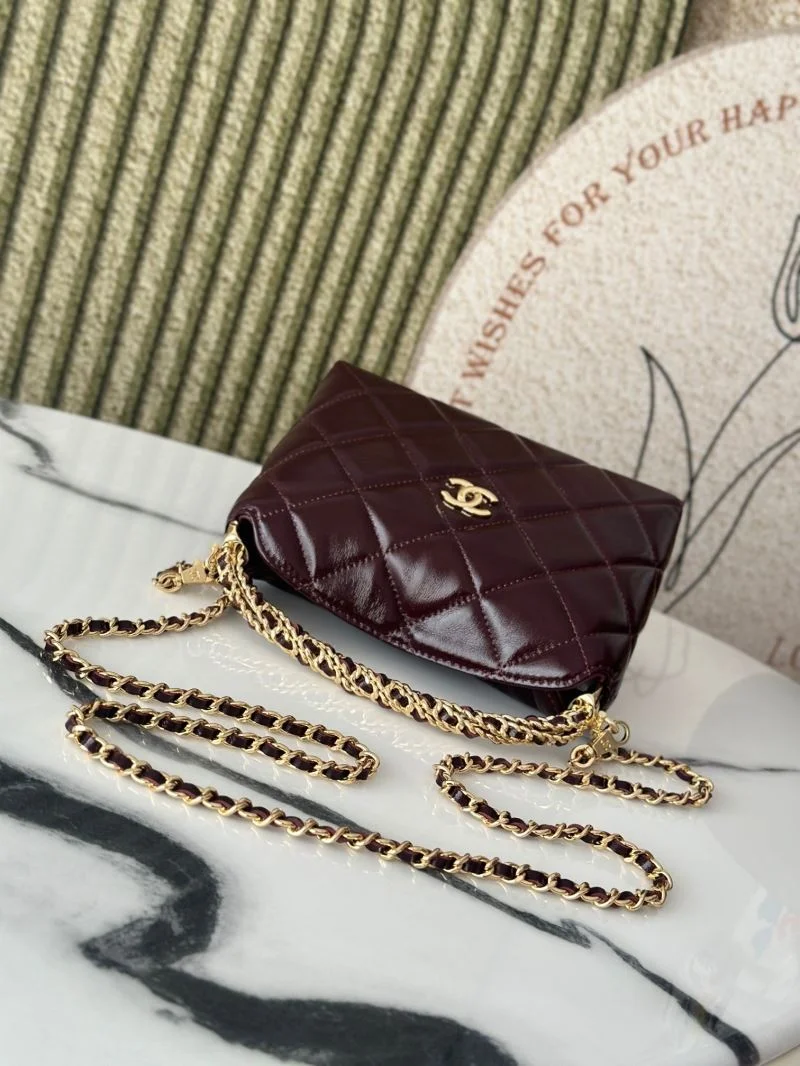 Top mirror Chanel Hobo Bags