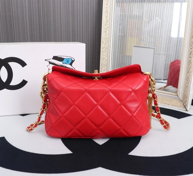 Top match Chanel Hobo Bags